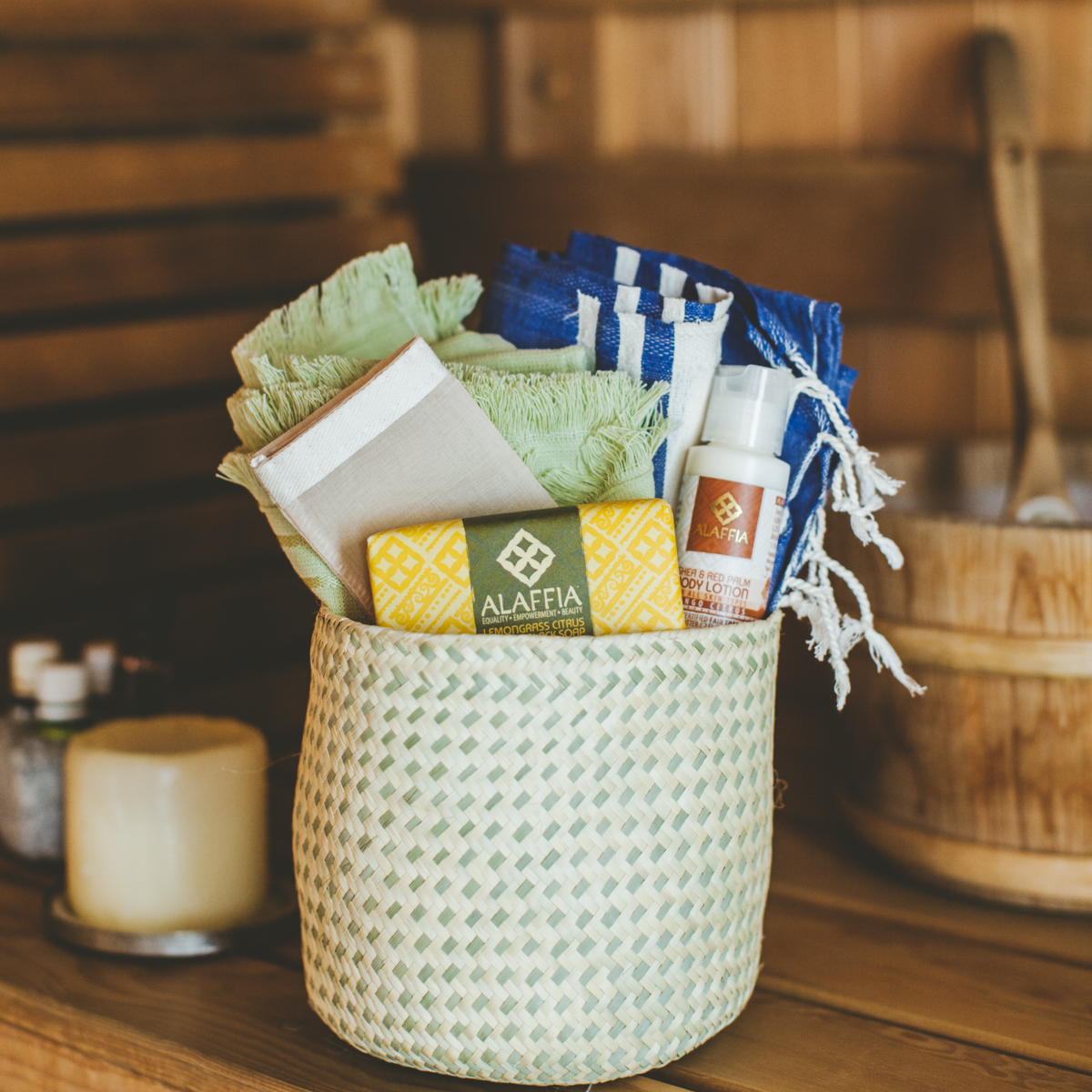 Bathe Box | Subscription Box for Women | GlobeIn